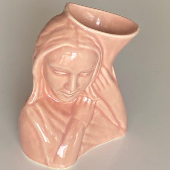 hull | Accents | Vintage Hull Pottery Pink Lady Vase Water Carrier ...